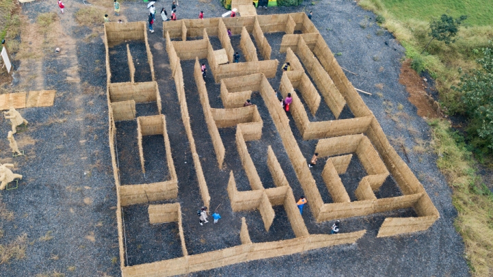 Straw-built maze unveils in Jiangsu Province - China Plus