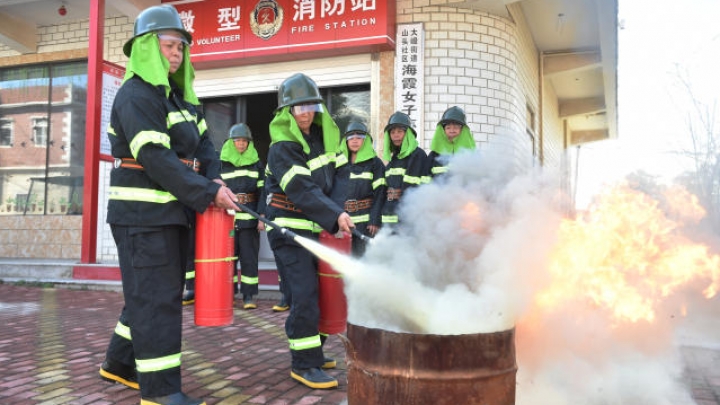 'Grandma' fire brigade in Xiamen - China Plus