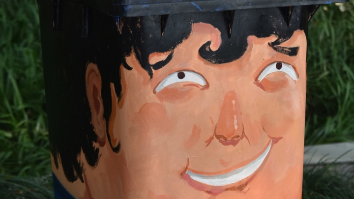 Creative garbage bins around West Lake in Hangzhou - China Plus