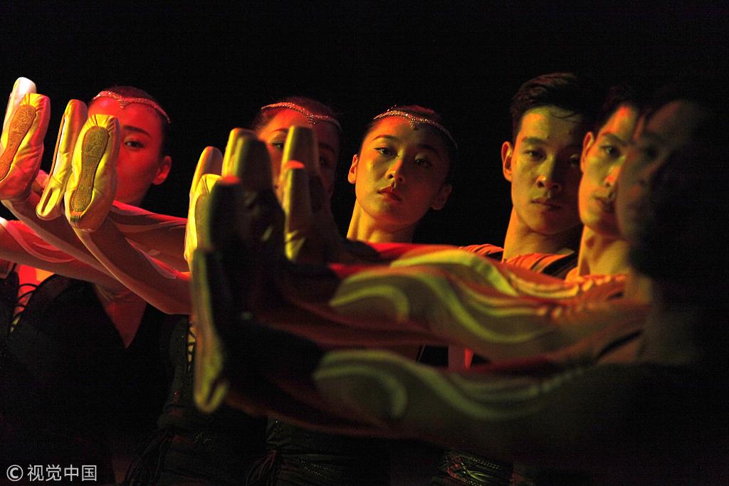 Chinese disabled artists re-captivate audience in Ottawa - China Plus