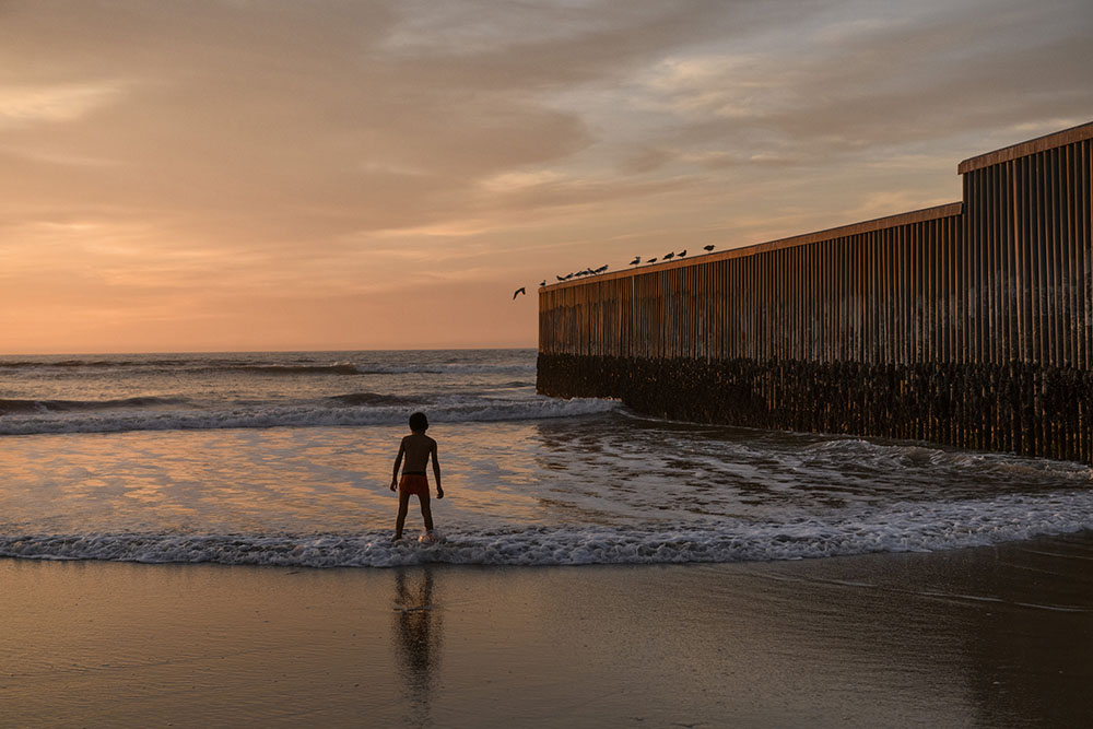 Trump increases demands in wall standoff, threatens Mexico border ...