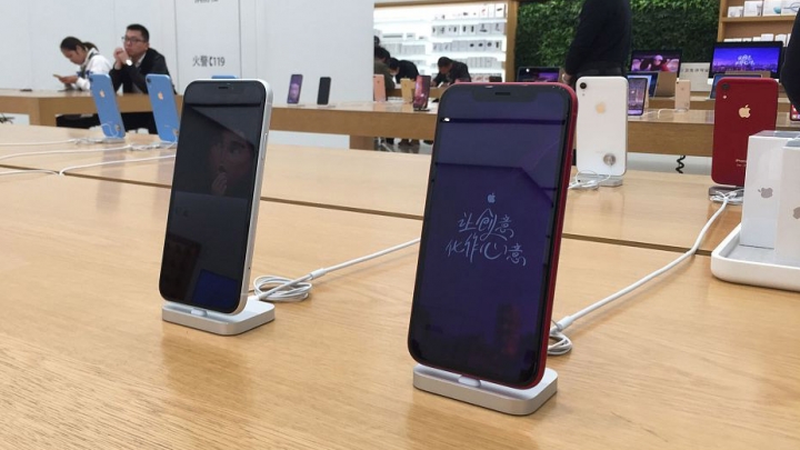 China's e-commerce platforms lower iPhone prices - China Plus