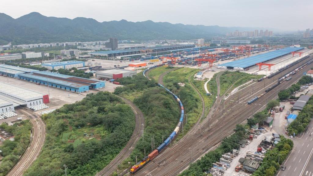 Із Чунціна вирушив перший поїзд у рамках міжнародних залізничних ...