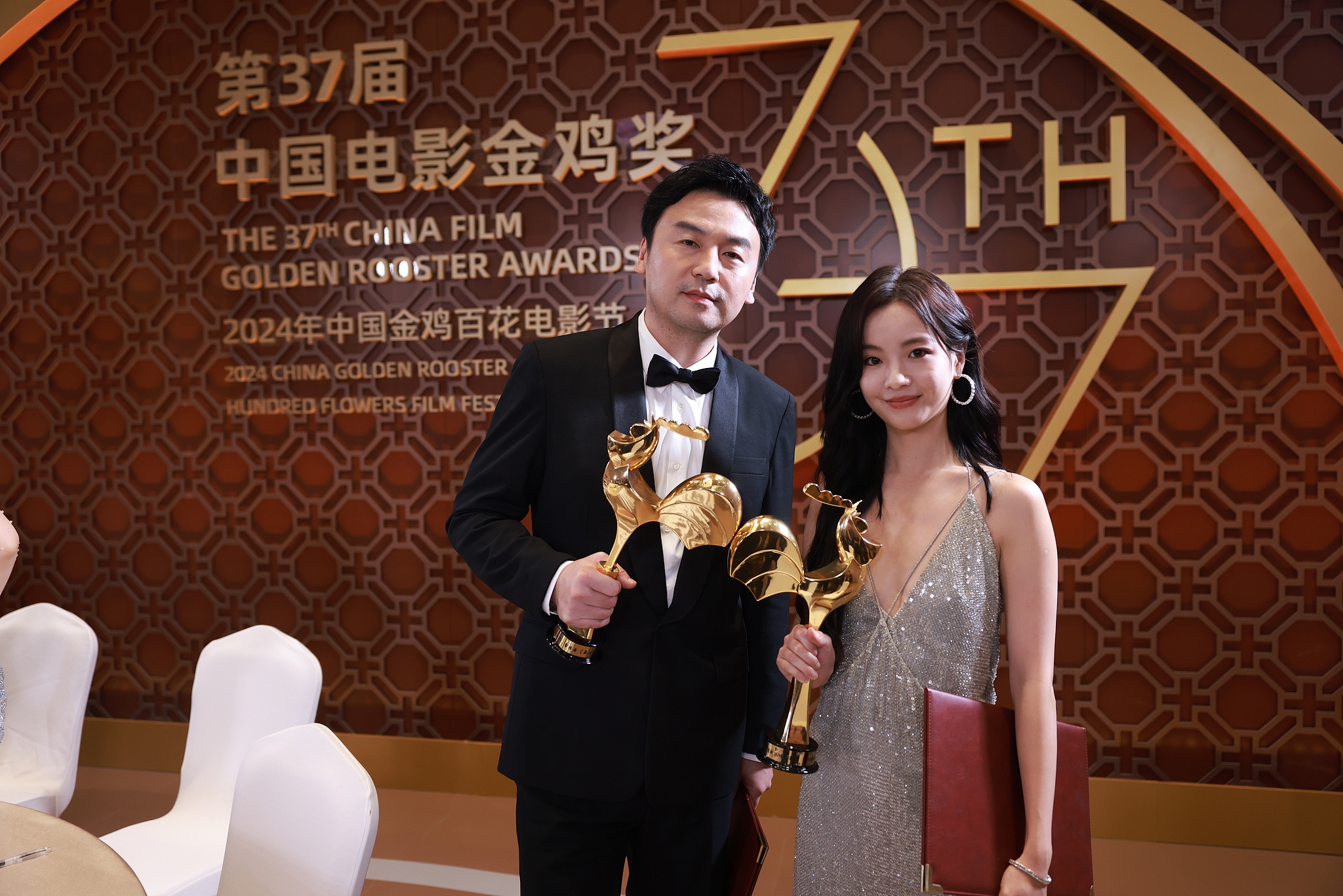 Kinë, shpallen fituesit e çmimeve “Gjeli i artë”